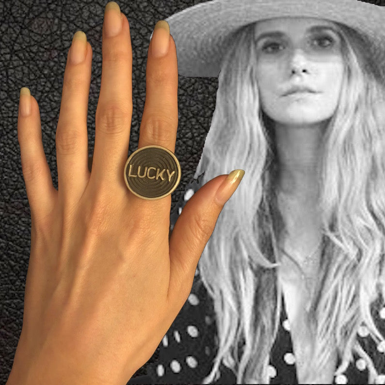 LUCKY Ring – fables