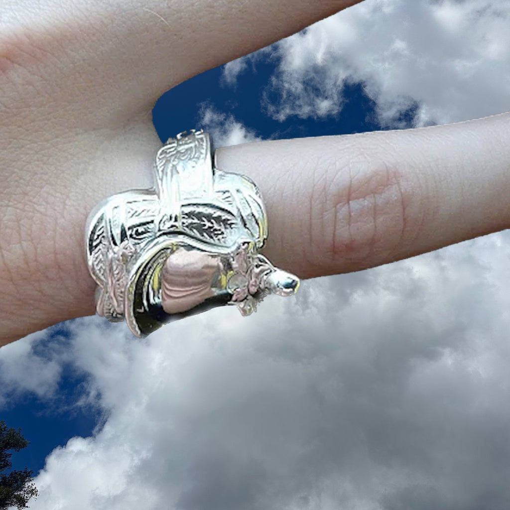 Saddle Up Ring – fables