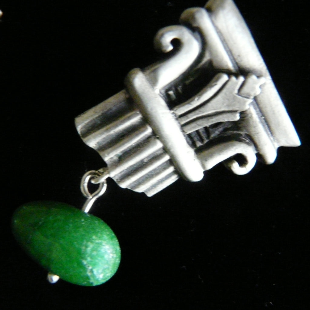 Broken Column Top Pin – fables