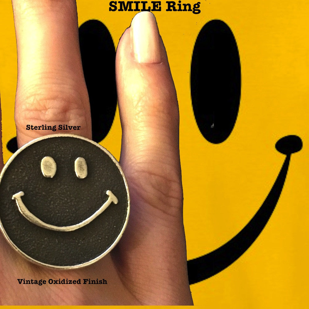 SMILE Ring – fables