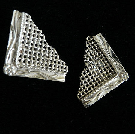 Mesh Frame Fragment Earrings – fables